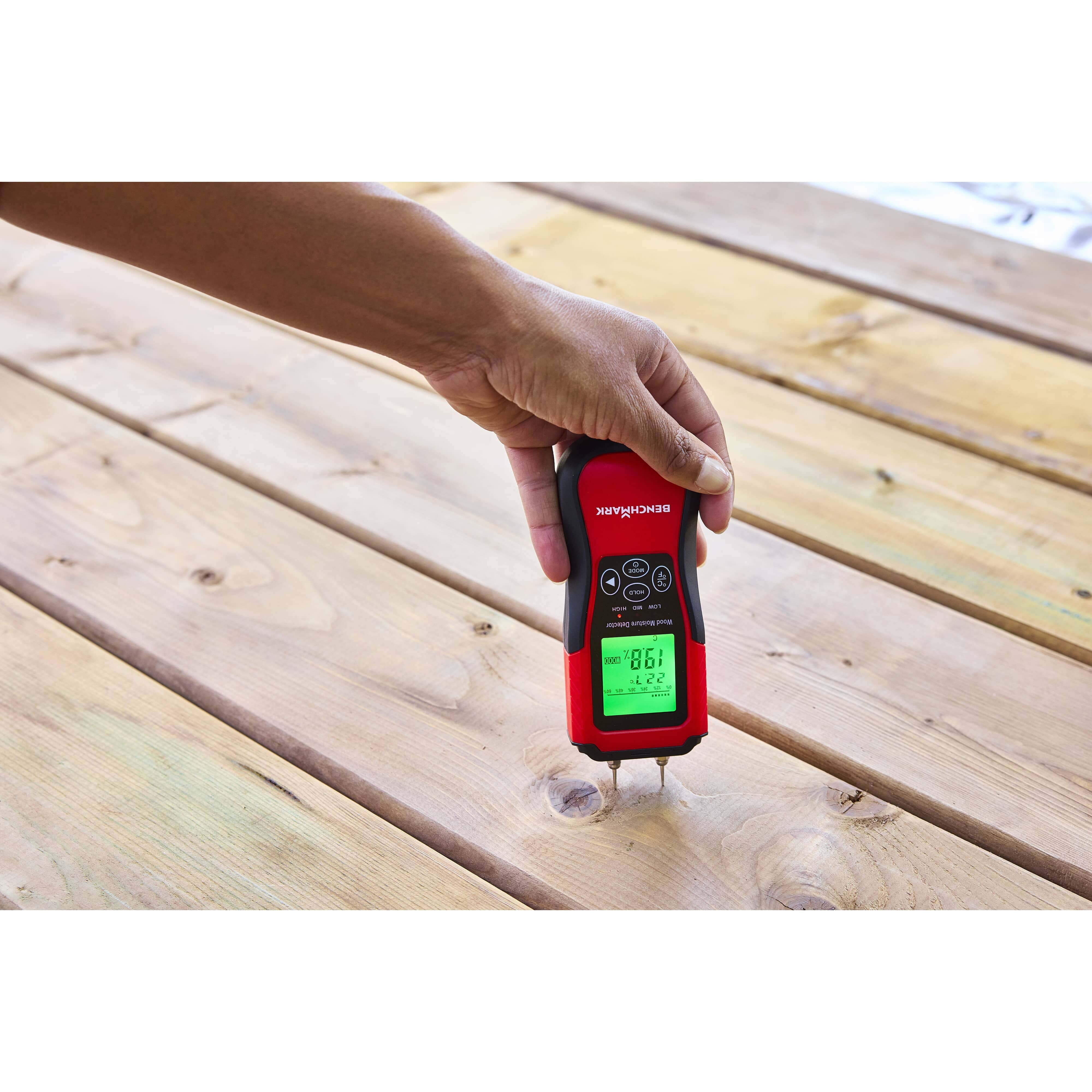 BENCHMARK Moisture Meter | Home Hardware