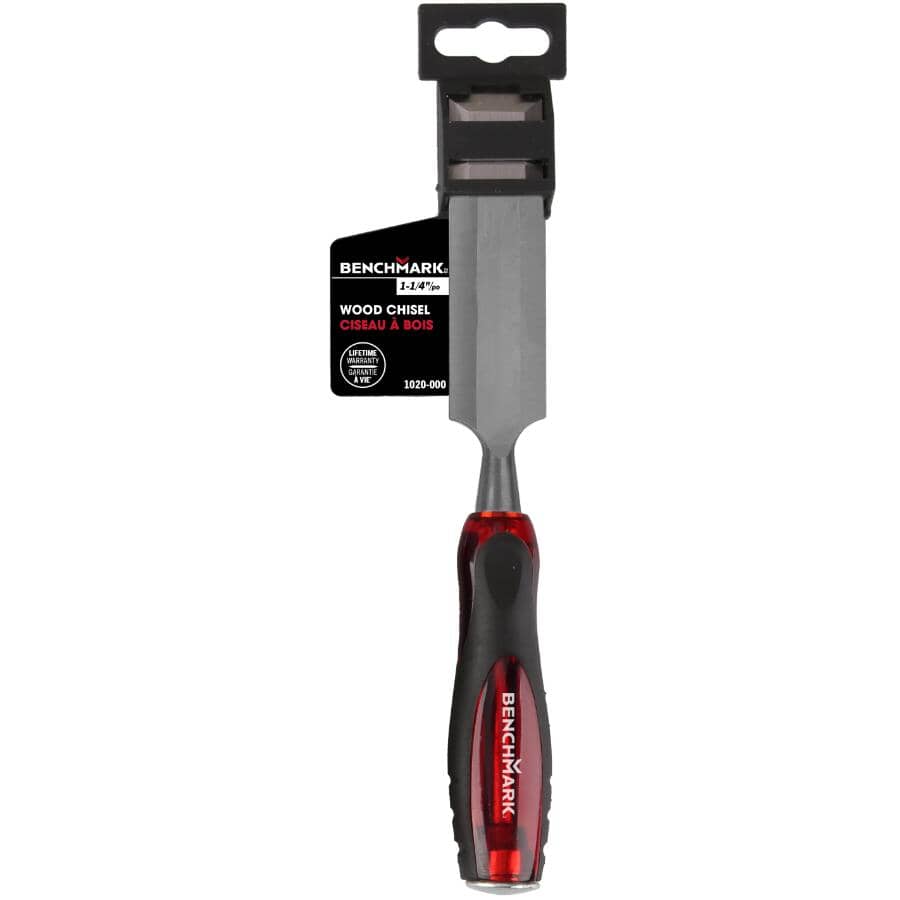 BENCHMARK 1-1/4" Beveled Edge Wood Chisel | Home Hardware