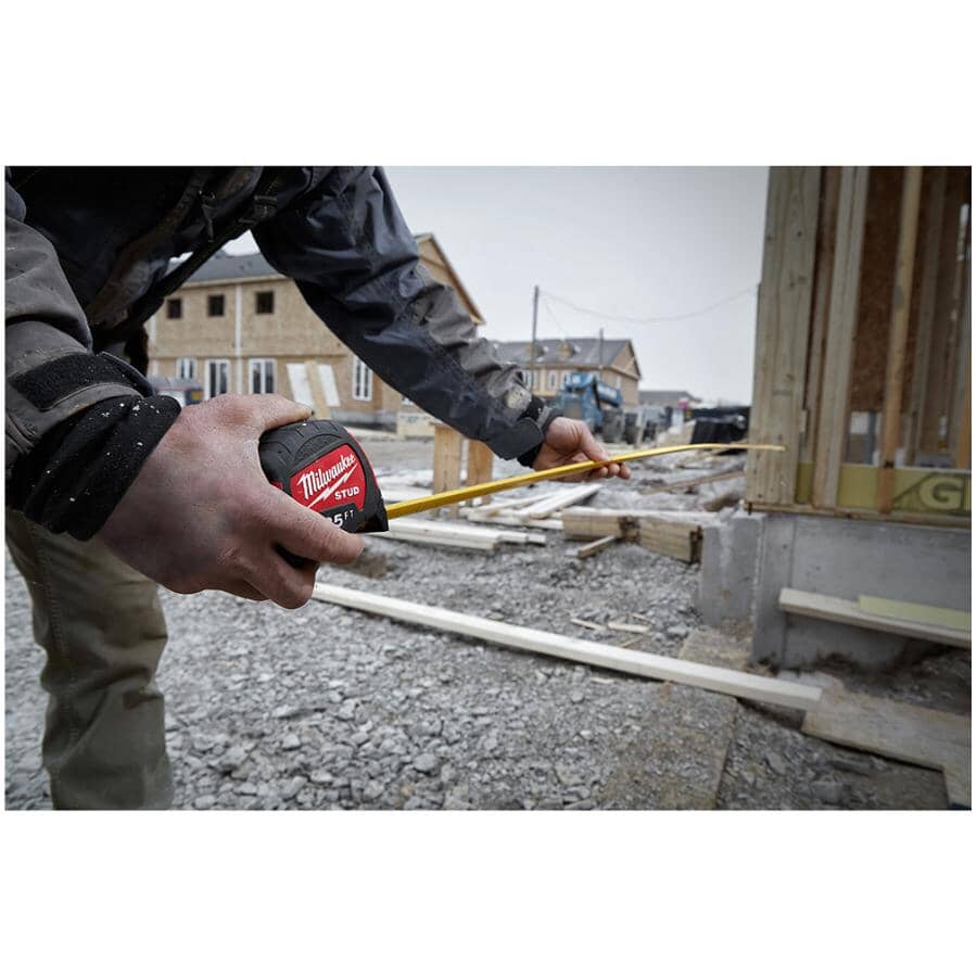 MILWAUKEE Stud 1-5/16" x 25' Tape Measure | Home Hardware