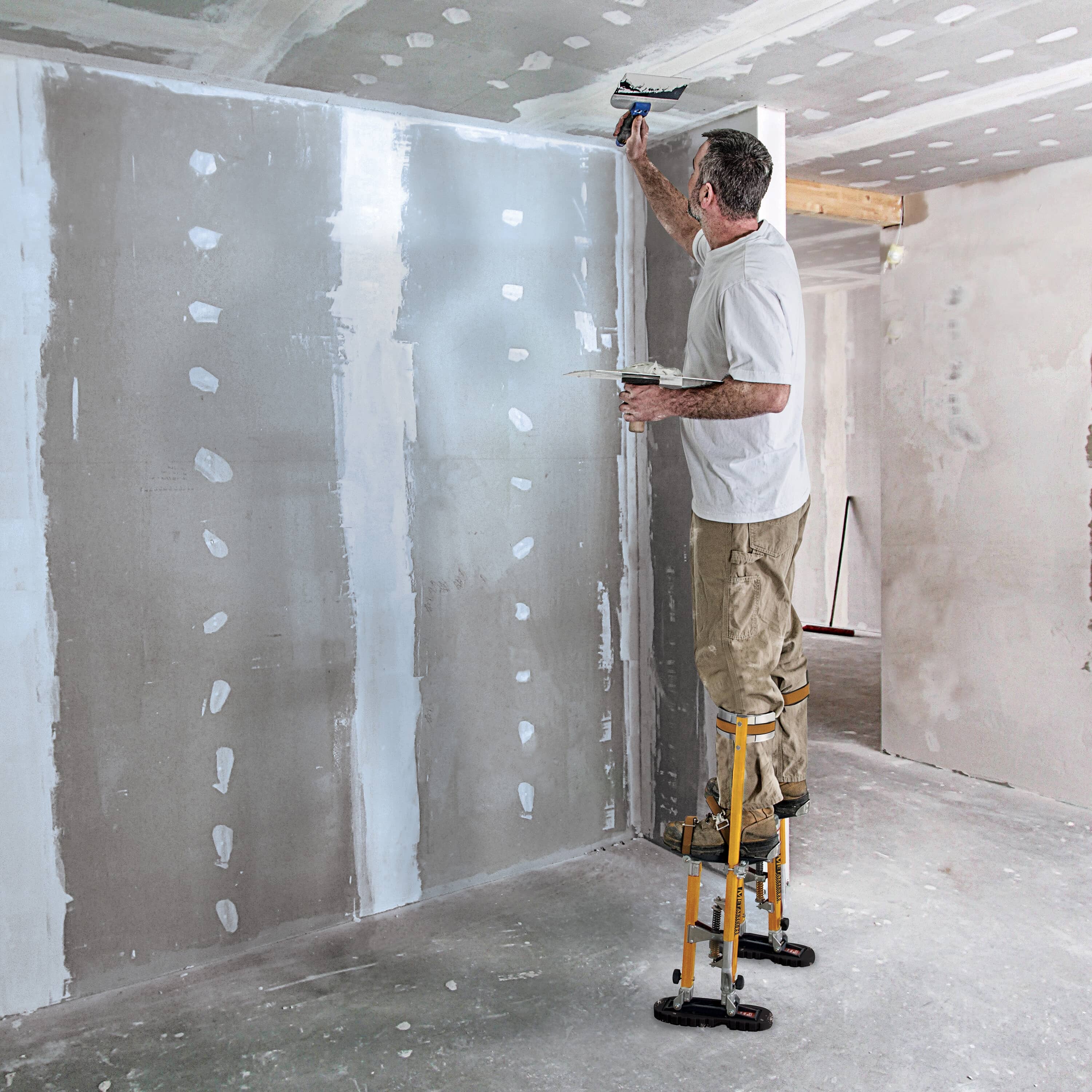 METALTECH Jobsite Adjustable Drywall Stilts | Home Hardware