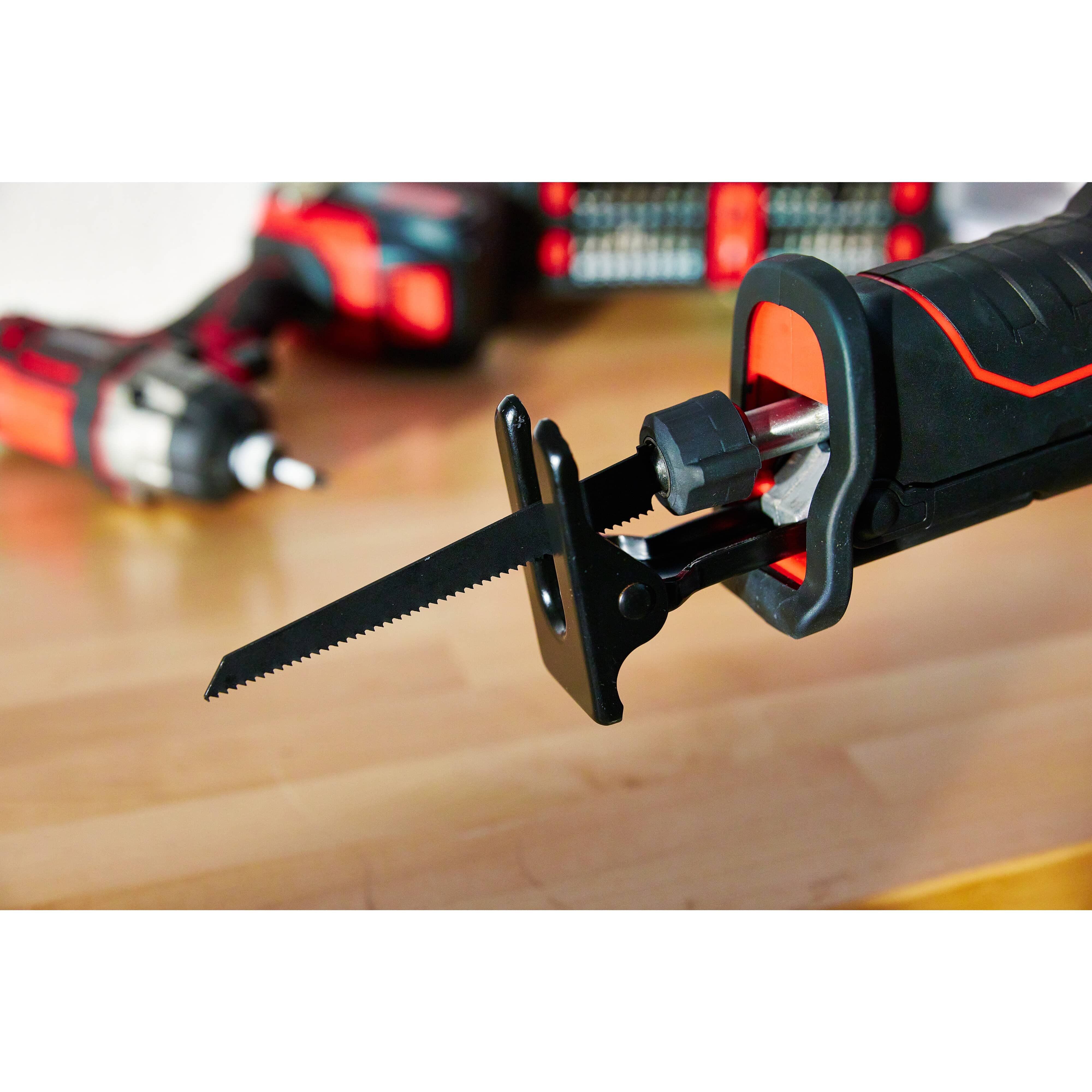 BENCHMARK 20V Max Cordless Reciprocating Saw | Home Hardware
