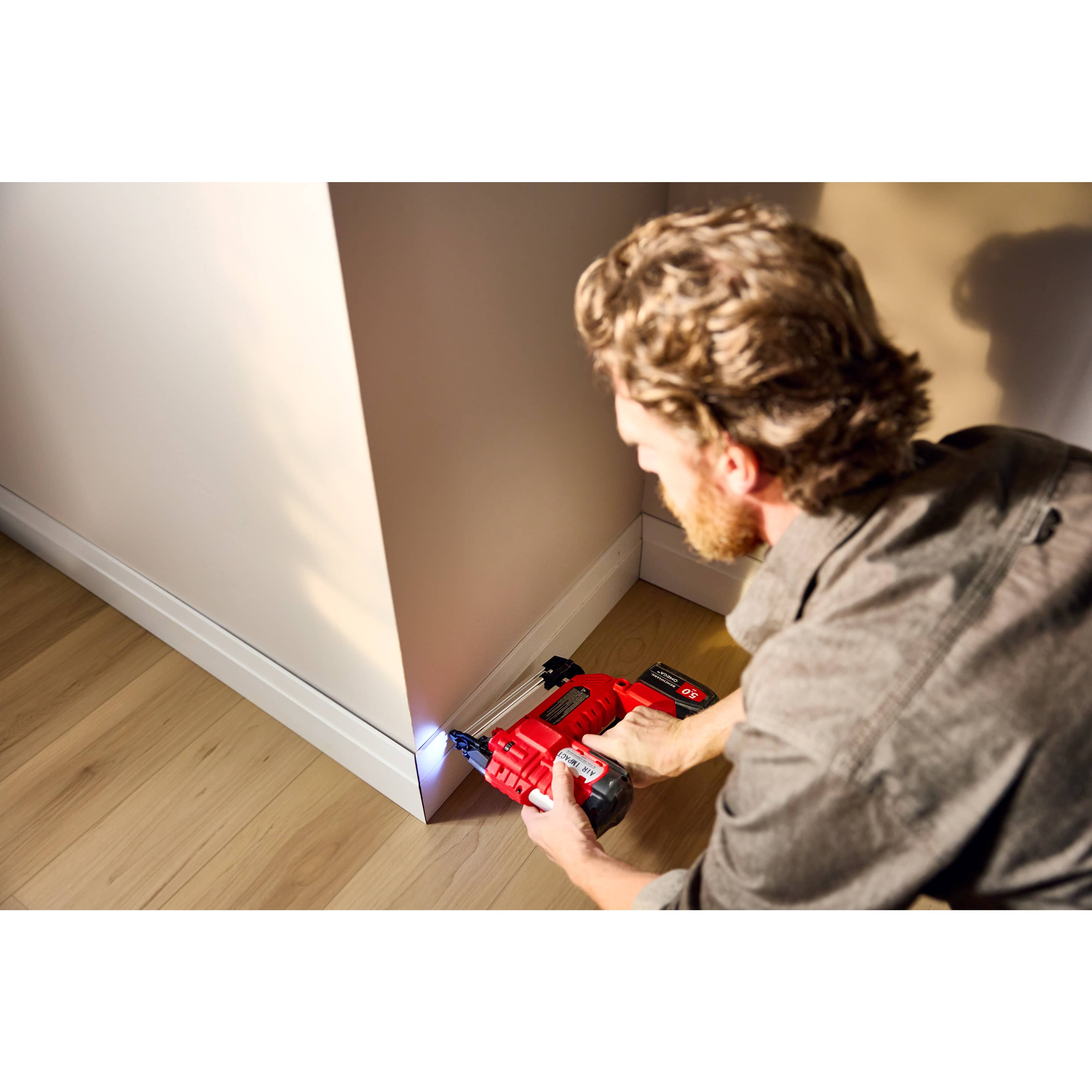 BENCHMARK 20V Cordless Brad Nail & Staple Gun | Home Hardware