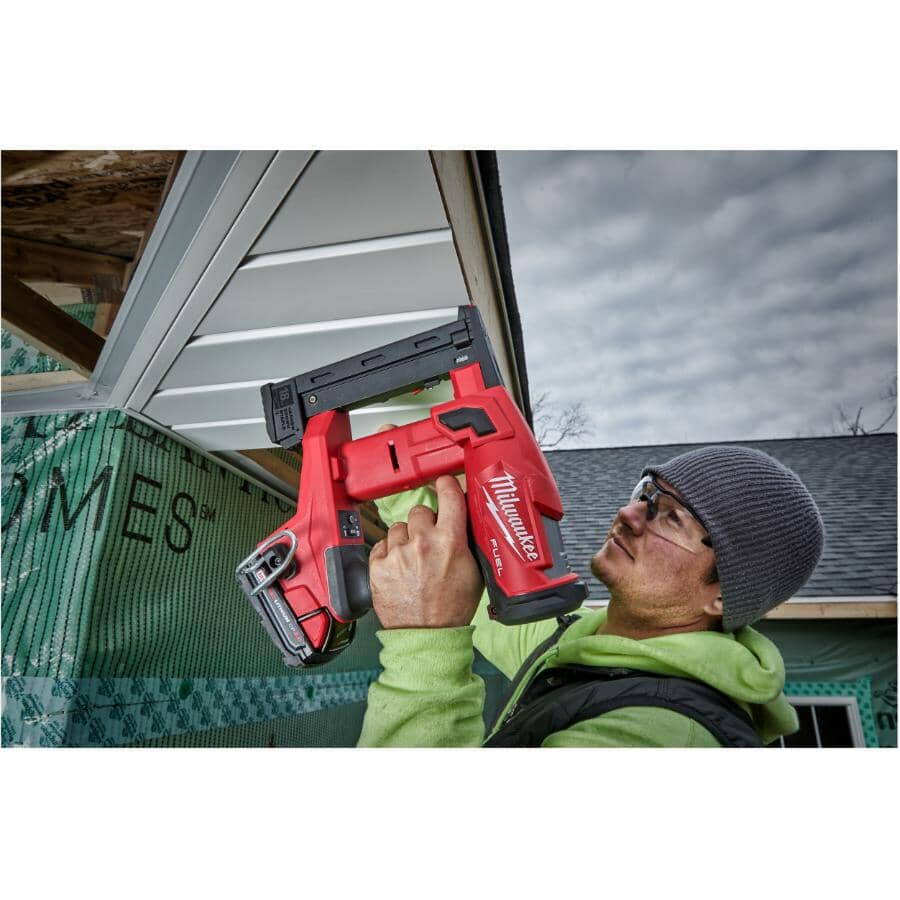 MILWAUKEE M18 FUEL 18 Gauge Narrow Crown Stapler | Home Hardware