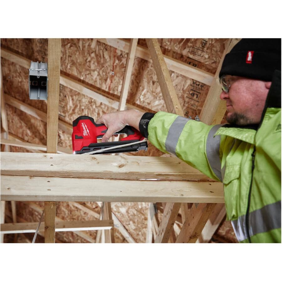 MILWAUKEE M12 Cordless Cable Stapler | Home Hardware