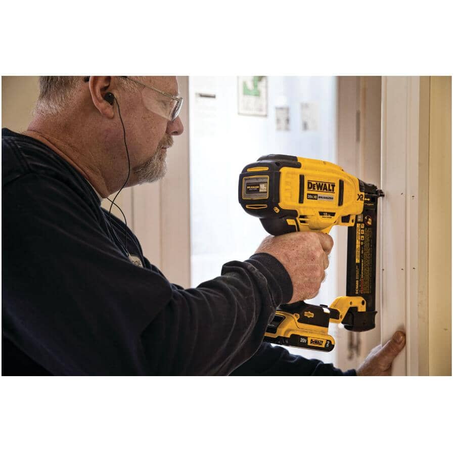 DEWALT 20V MAX 18 Gauge Cordless Brad Nailer | Home Hardware