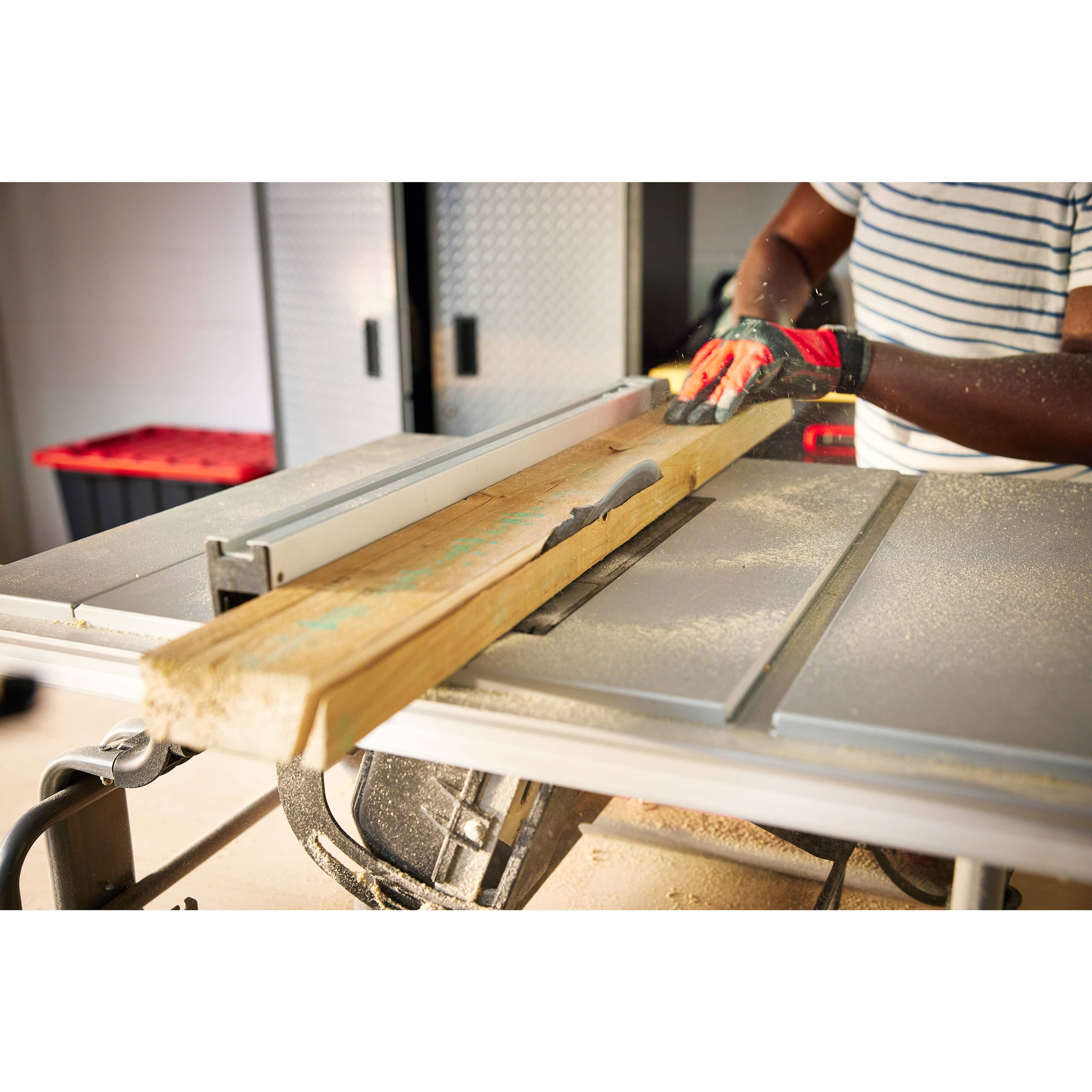 BENCHMARK 10" Compact Table Saw | Home Hardware