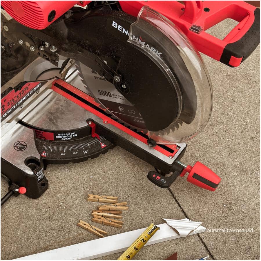 BENCHMARK 12" Dual Bevel Sliding Compound Mitre Saw | Home Hardware