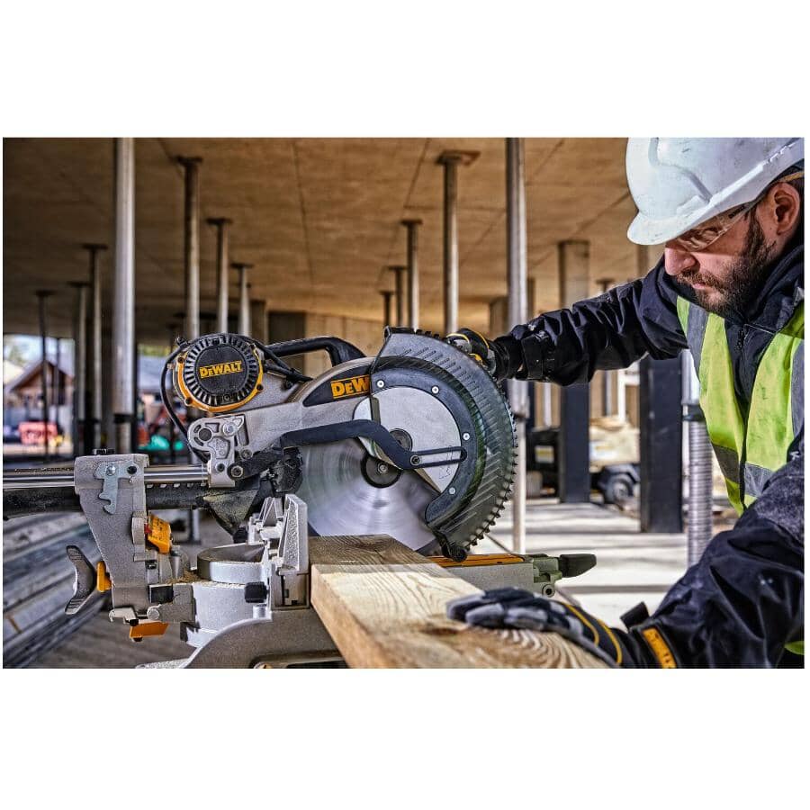 DEWALT 12" 15 Amp Sliding Compound Mitre Saw | Home Hardware