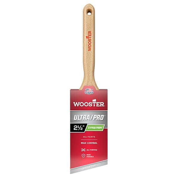 WOOSTER Ultra / Pro Angular Nylon Paint Brush | Home Hardware