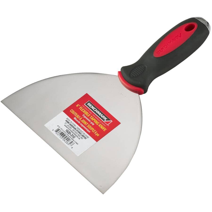 BENCHMARK 6" Flexible Wall Scraper | Home Hardware