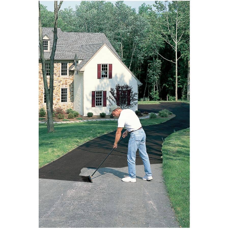 BLACK JACK Drive-Maxx 1000 Premium Asphalt Filler & Sealer | Home Hardware