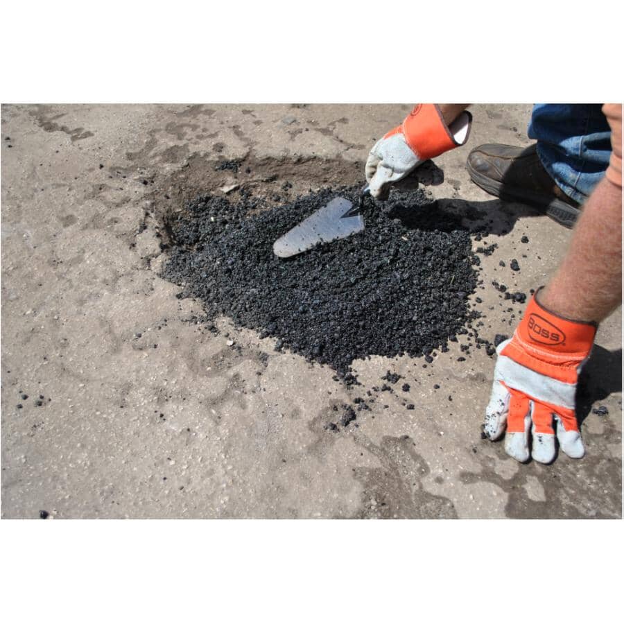 BLACK JACK Permanent Asphalt Pothole Patch | Home Hardware