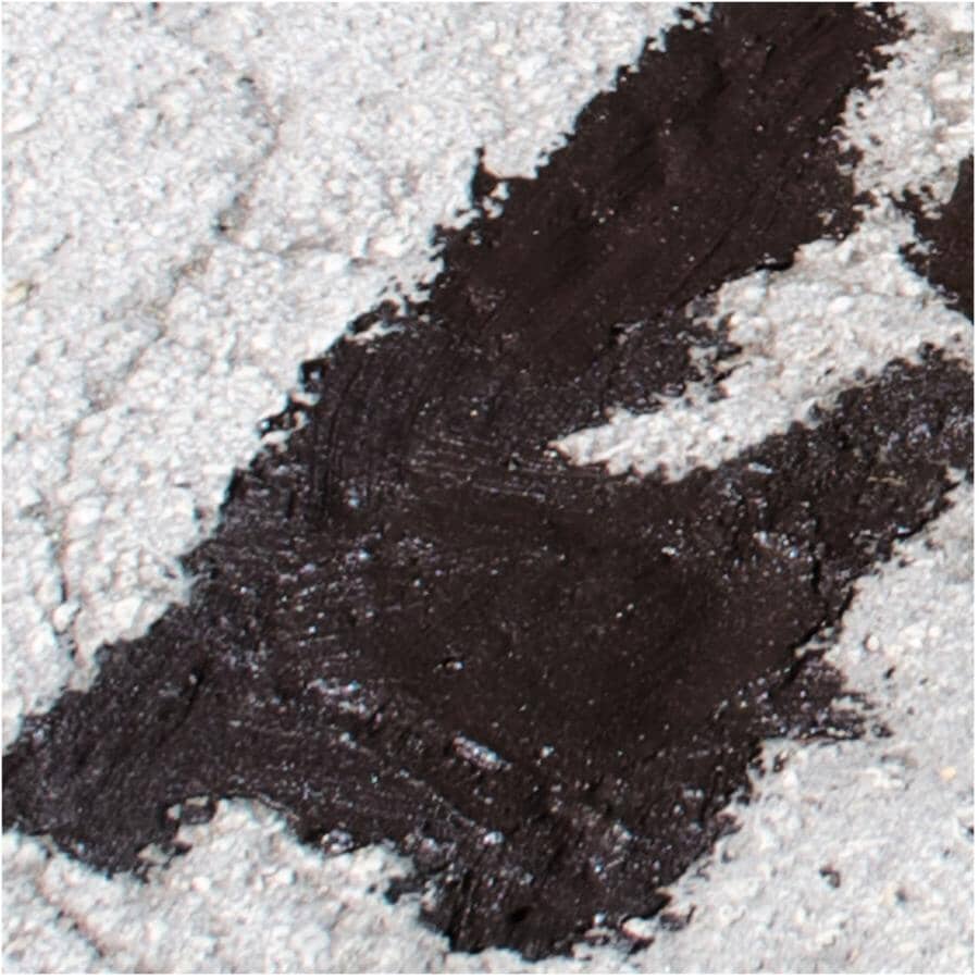 BLACK JACK Speed-Patch Blacktop Crack & Hole Repair | Home Hardware