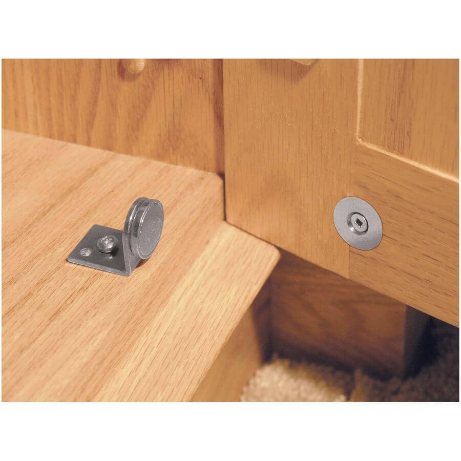 Angle Bracket Magnetic Latch | Home Hardware