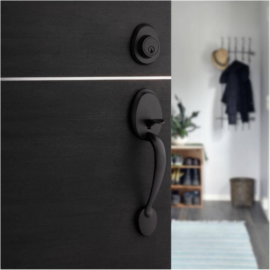 WEISER LOCK Daytona / Regina Entrance Gripset with Safe Lock | Home ...