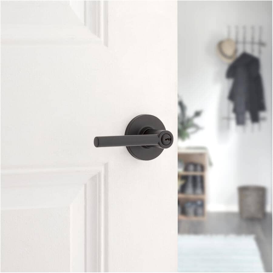 WEISER LOCK Reminy Keyed Entry Safelock Entrance Leverset | Home Hardware