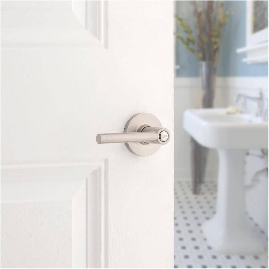 WEISER LOCK Reminy Safelock Privacy Door Leverset | Home Hardware