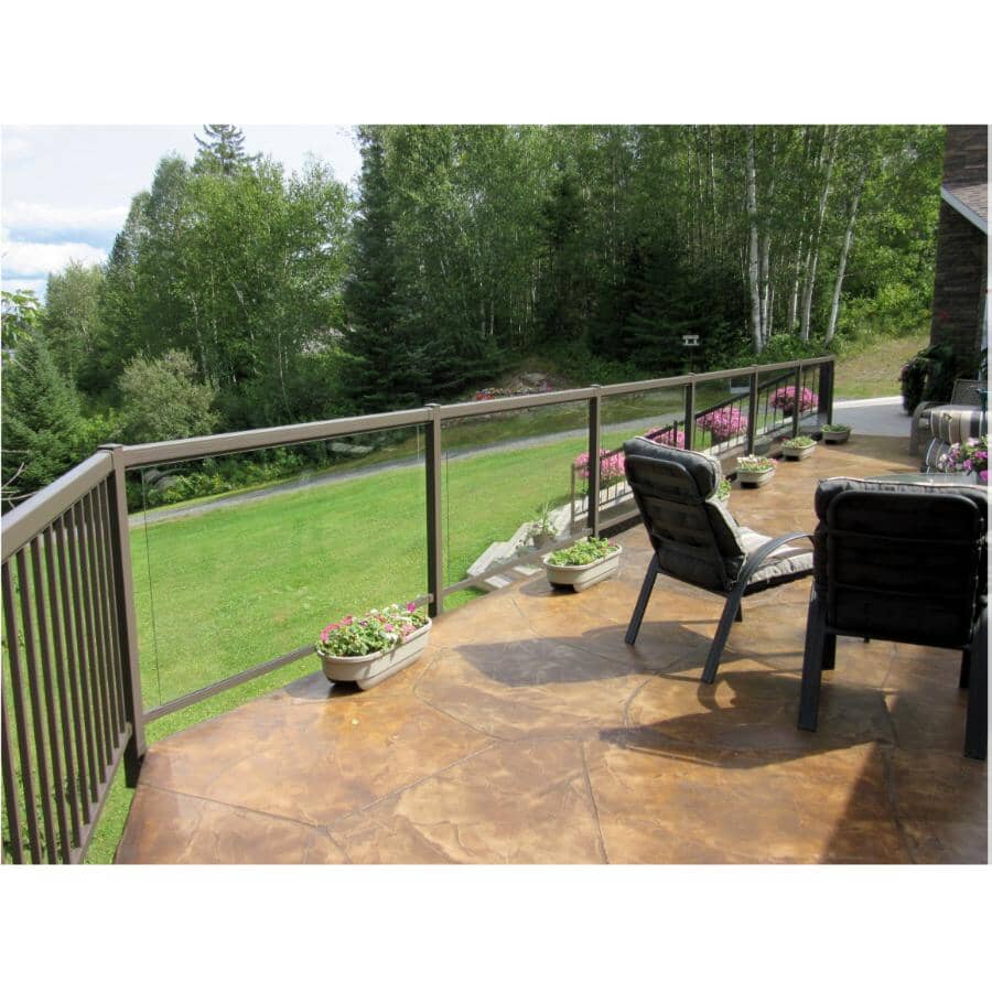 REGAL IDEAS 6' O/C Aluminum Top & Bottom Rails | Home Hardware