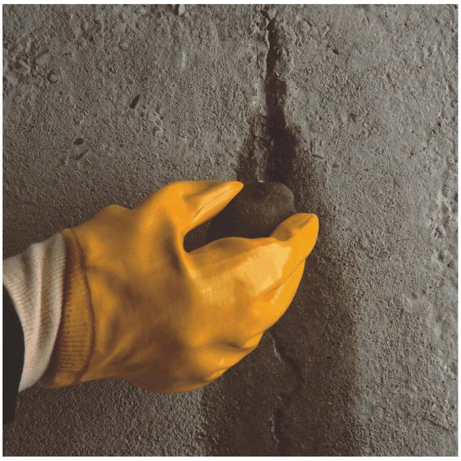 SAKRETE 2kg plug-tite Instant Water Plug | Home Hardware