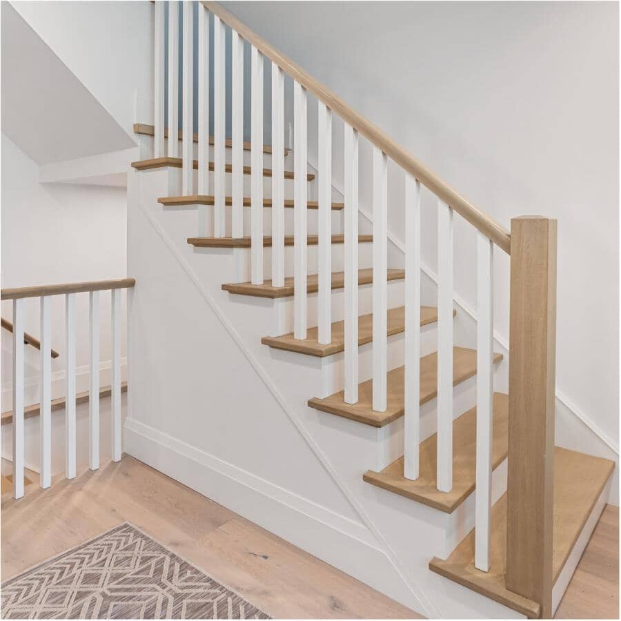 ALEXANDRIA MOULDING Maple Handrail | Home Hardware