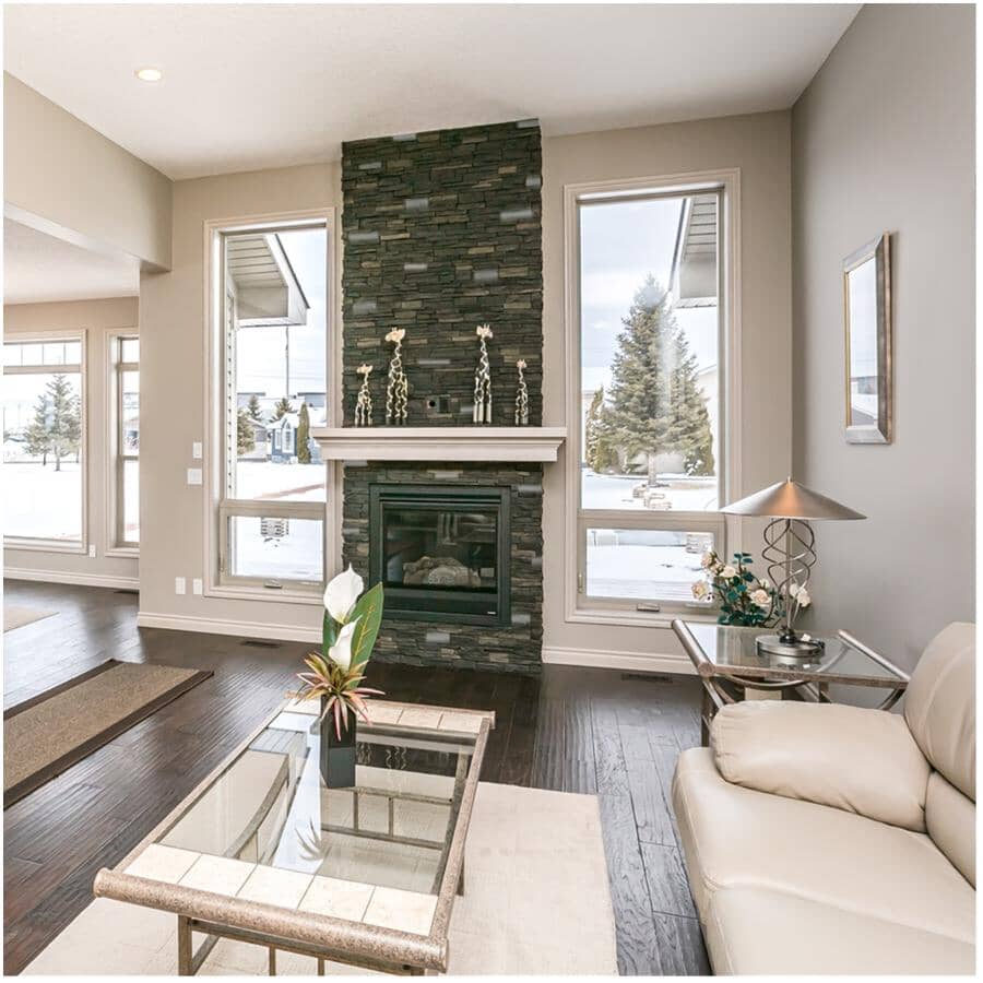 Panneaux en fausse pierre moderne ModernStone, 24 x 48 po, noir fer, 7 ...