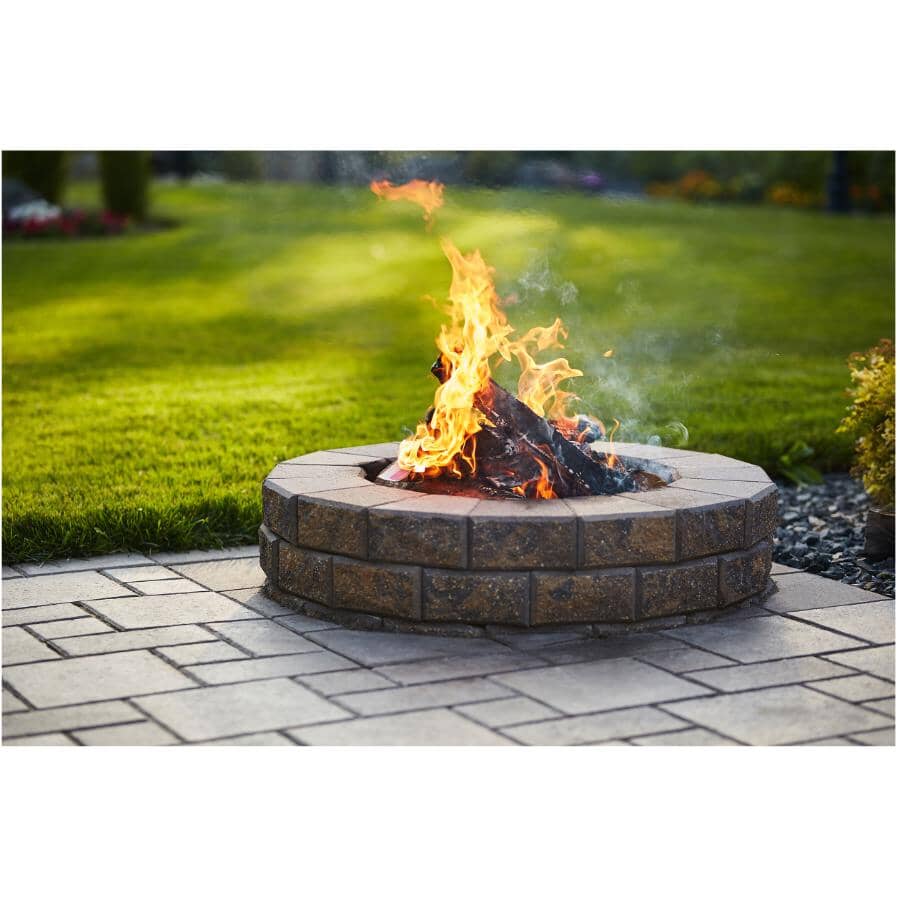 BARKMAN CONCRETE Sierra Grey Stackstone Firepit Kit | Home Hardware