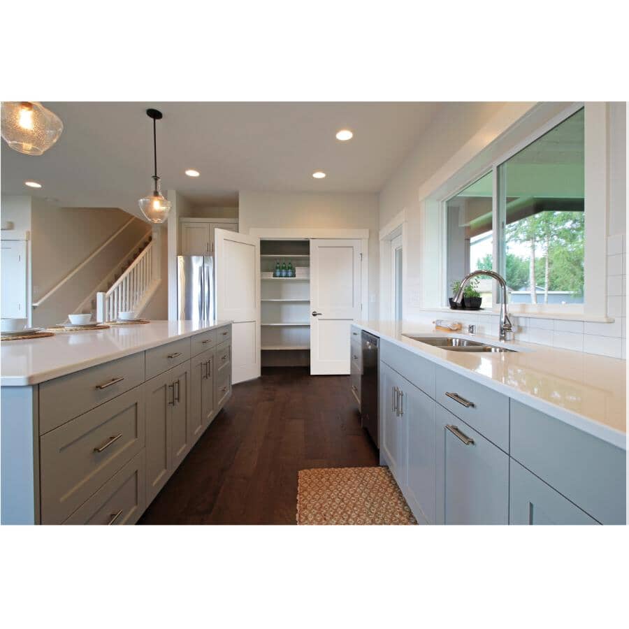 LYNDEN DOOR Whitman Slab Door - 30" x 80" | Home Hardware