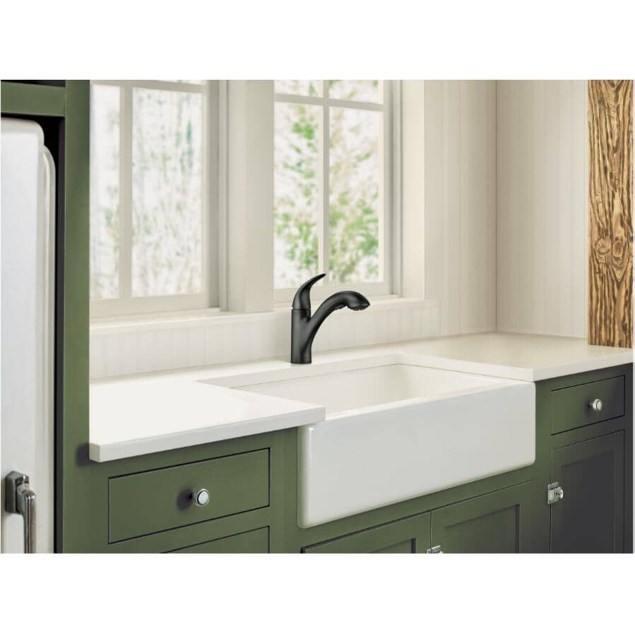 MOEN Medina Single Handle Pull-Out Kitchen Faucet | Home Hardware