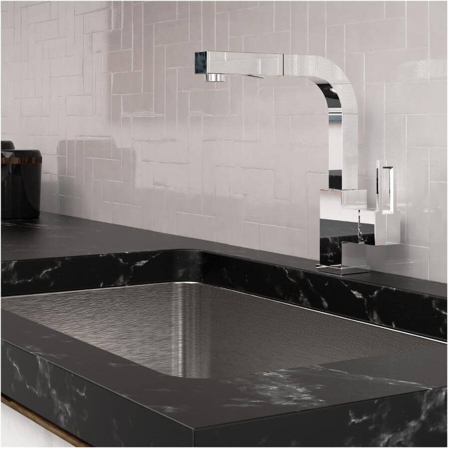 BÉLANGER ESSENTIAL Quadrato Single Handle Pull-Out Kitchen Faucet ...