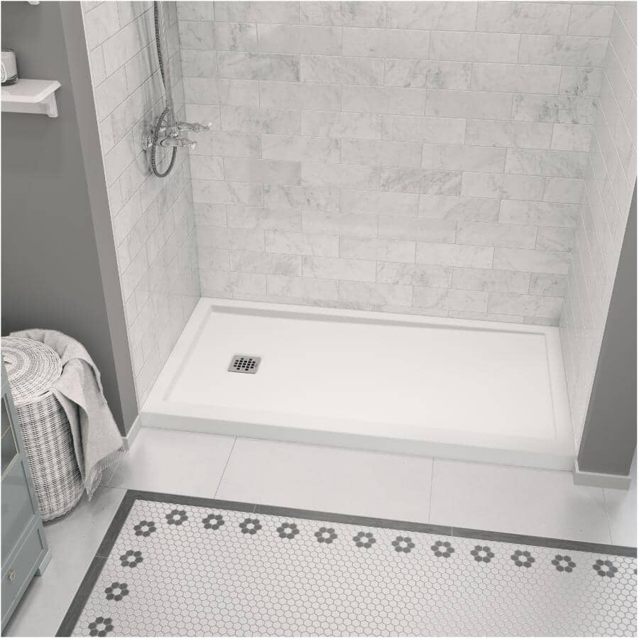 MAAX 60" x 32" Zone Shower Base | Home Hardware