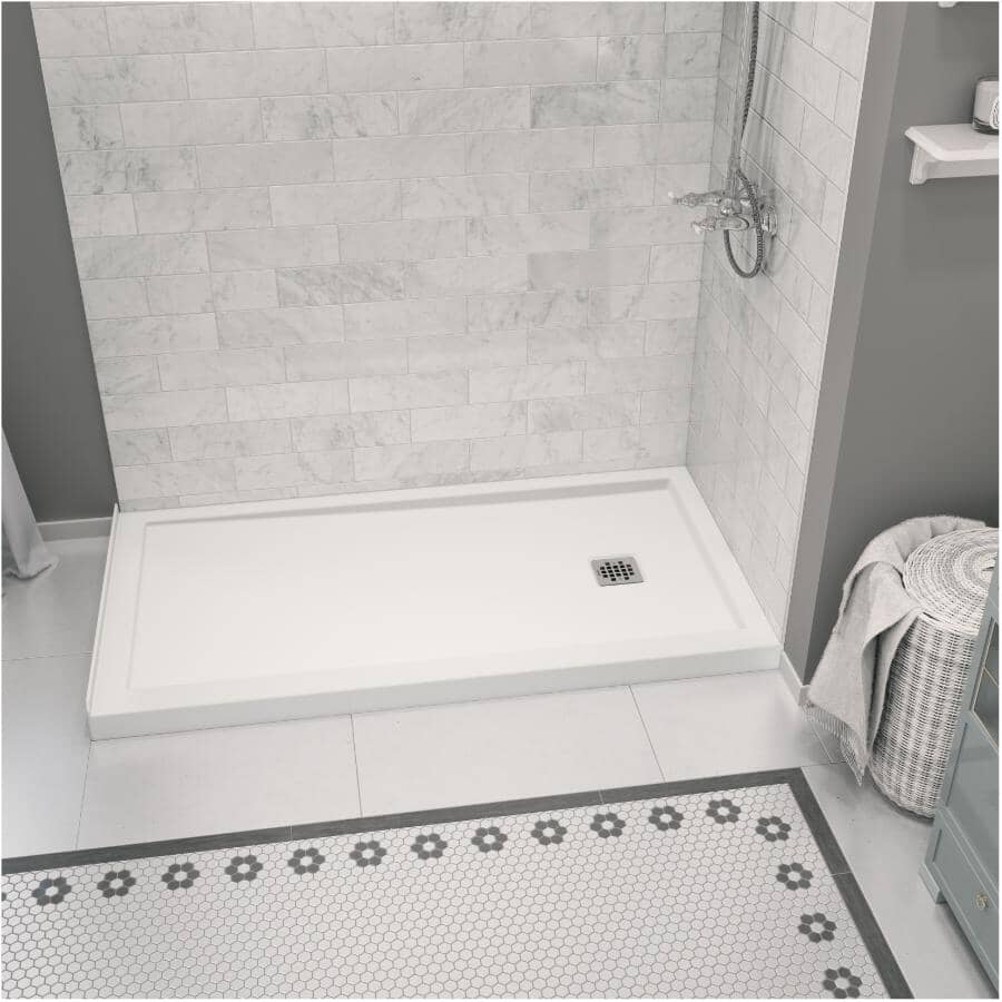 MAAX 60" x 32" Zone Shower Base | Home Hardware