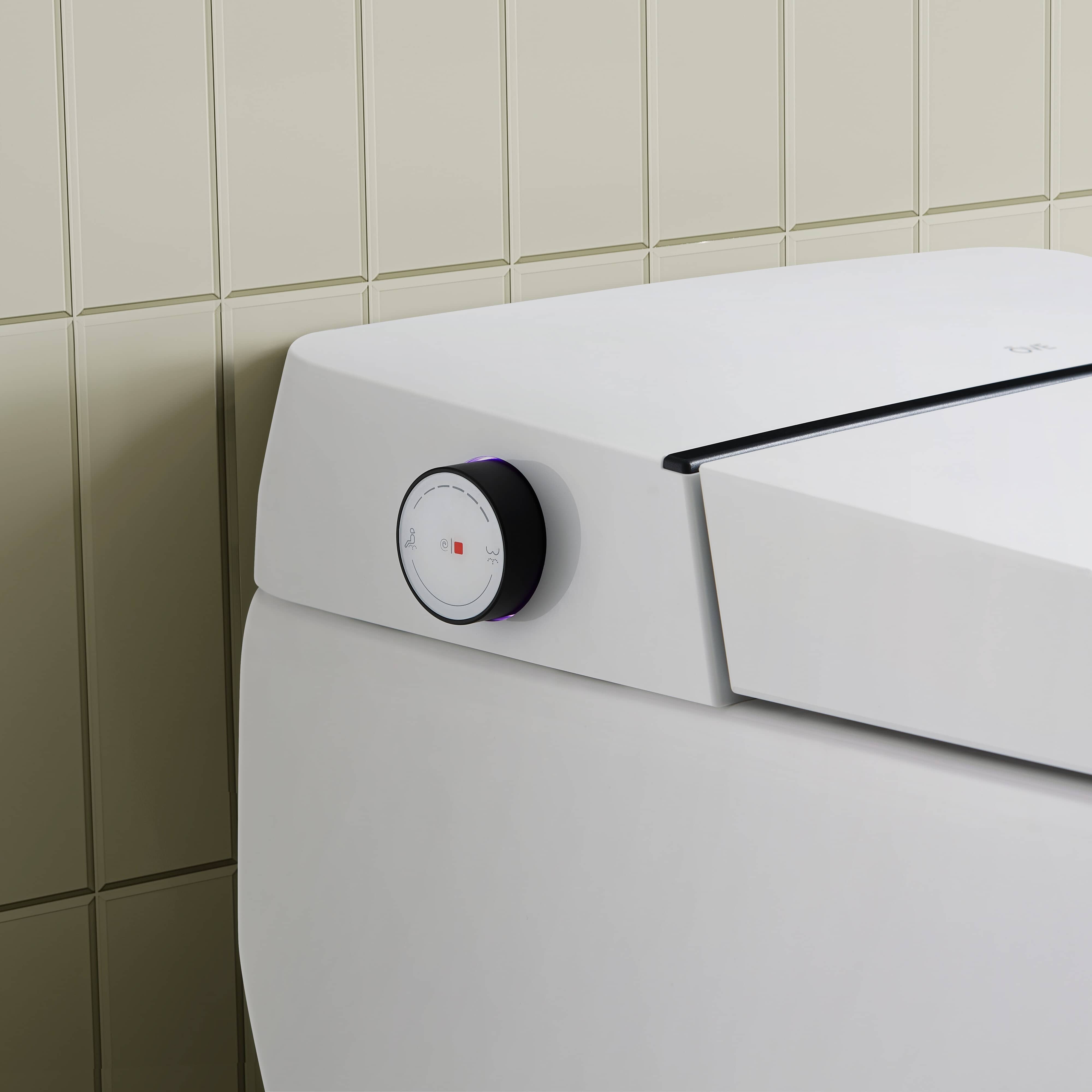 1.28/0.92L Ella Elongated Hybrid Smart Toilet | Home Hardware