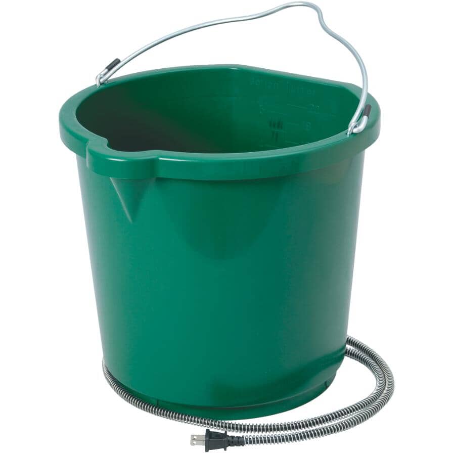 FARM INNOVATORS 5 Gal Oversized Flat Back Heated Bucket | Home Hardware