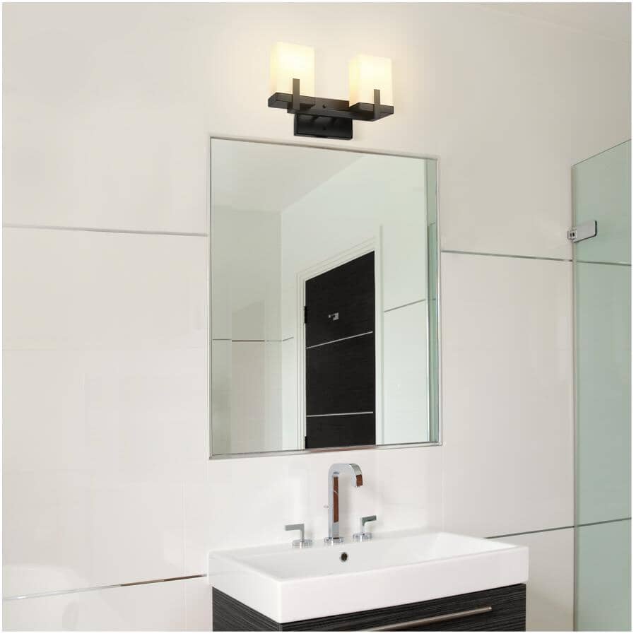 GLOBE ELECTRIC 2 Light Vanity Light Fixture | Home Hardware