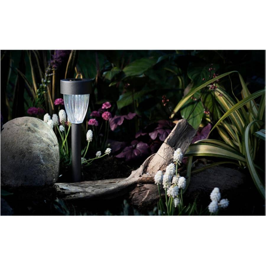 MOONRAYS Solar Metal and Plastic Path Marker | Home Hardware