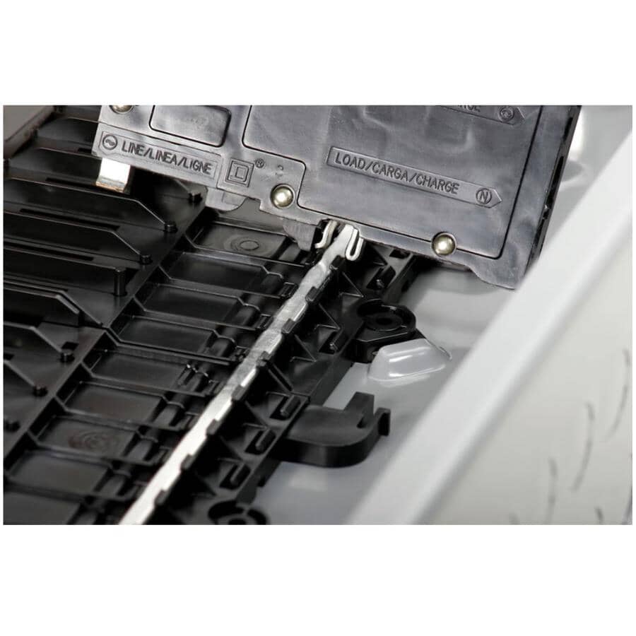 SQUARE D Single Pole 15 Amp Combination Arc Fault Plug | Home Hardware