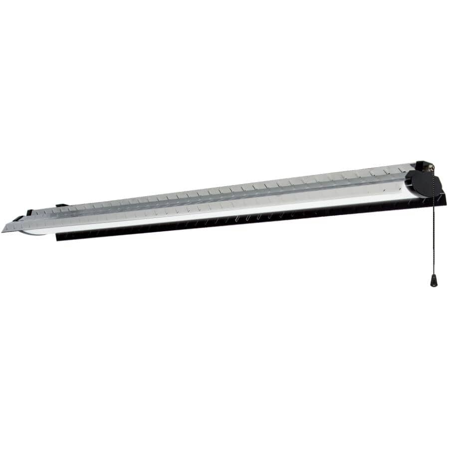 METALUX Diamond Plate LED Shop Light with 5' Plug-in Power Cord | Home ...