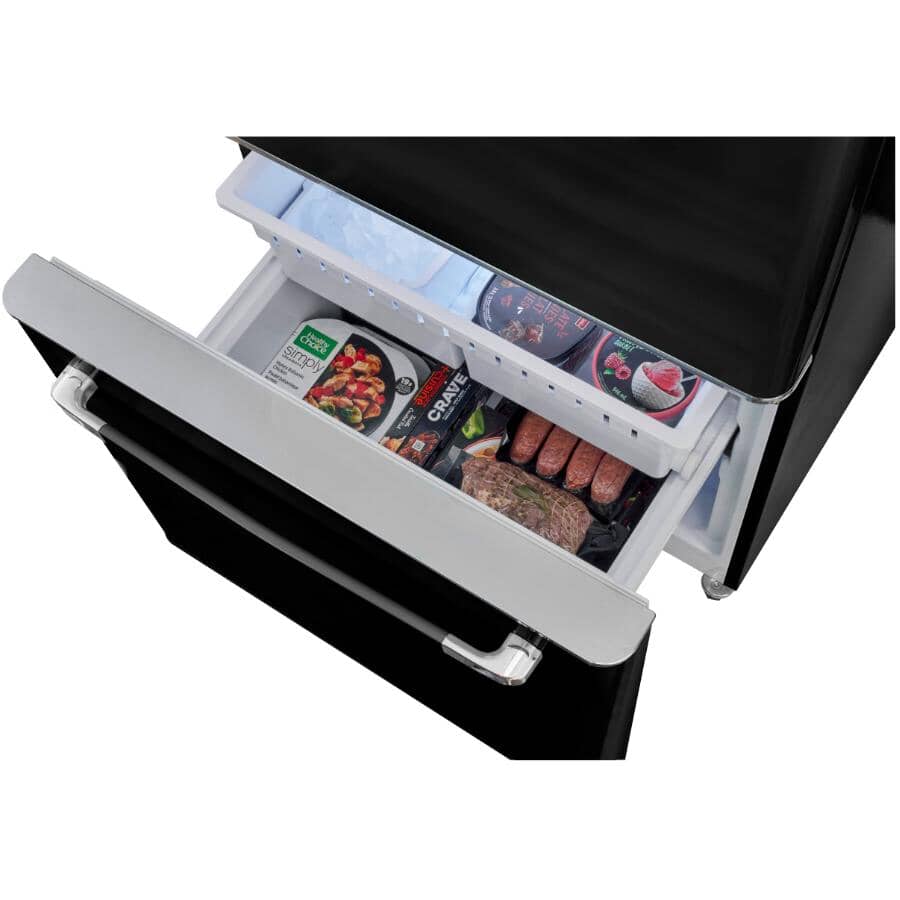 UNIQUE APPLIANCES 30" 18 cu. ft. Classic Retro Frost Free Bottom ...