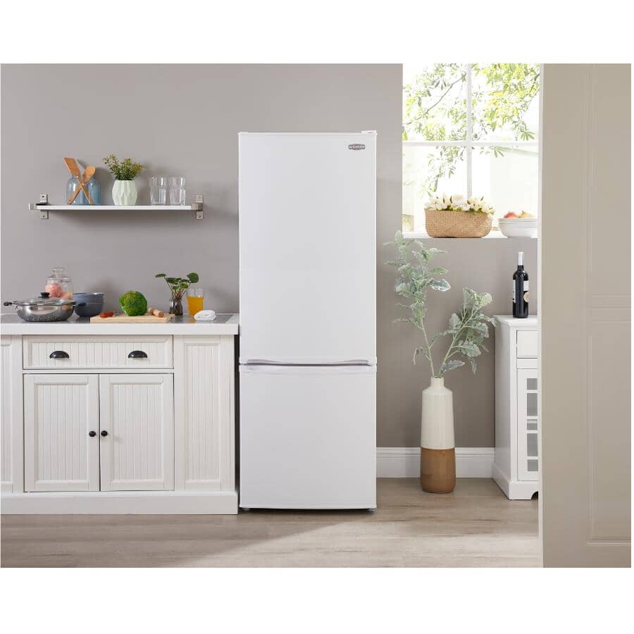 MARATHON 24" 11.5 cu. ft. Frost Free Bottom Freezer Refrigerator ...