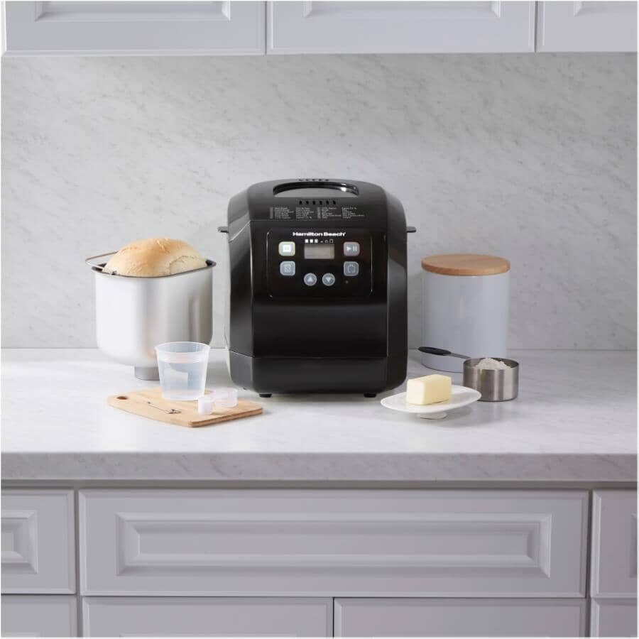 HAMILTON BEACH Machine à pain HomeBaker (29982), 2 lb | Home Hardware