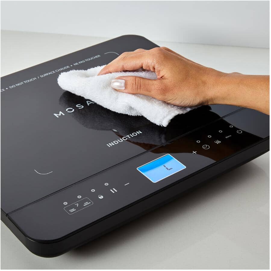 MOSAIC Induction Cooktop with Temperature Probe | Home Hardware