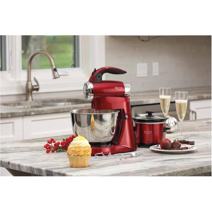 BETTY CROCKER 7-Speed Stand Mixer with 3 Qt Bowl (BC-3220CMR) | Home ...