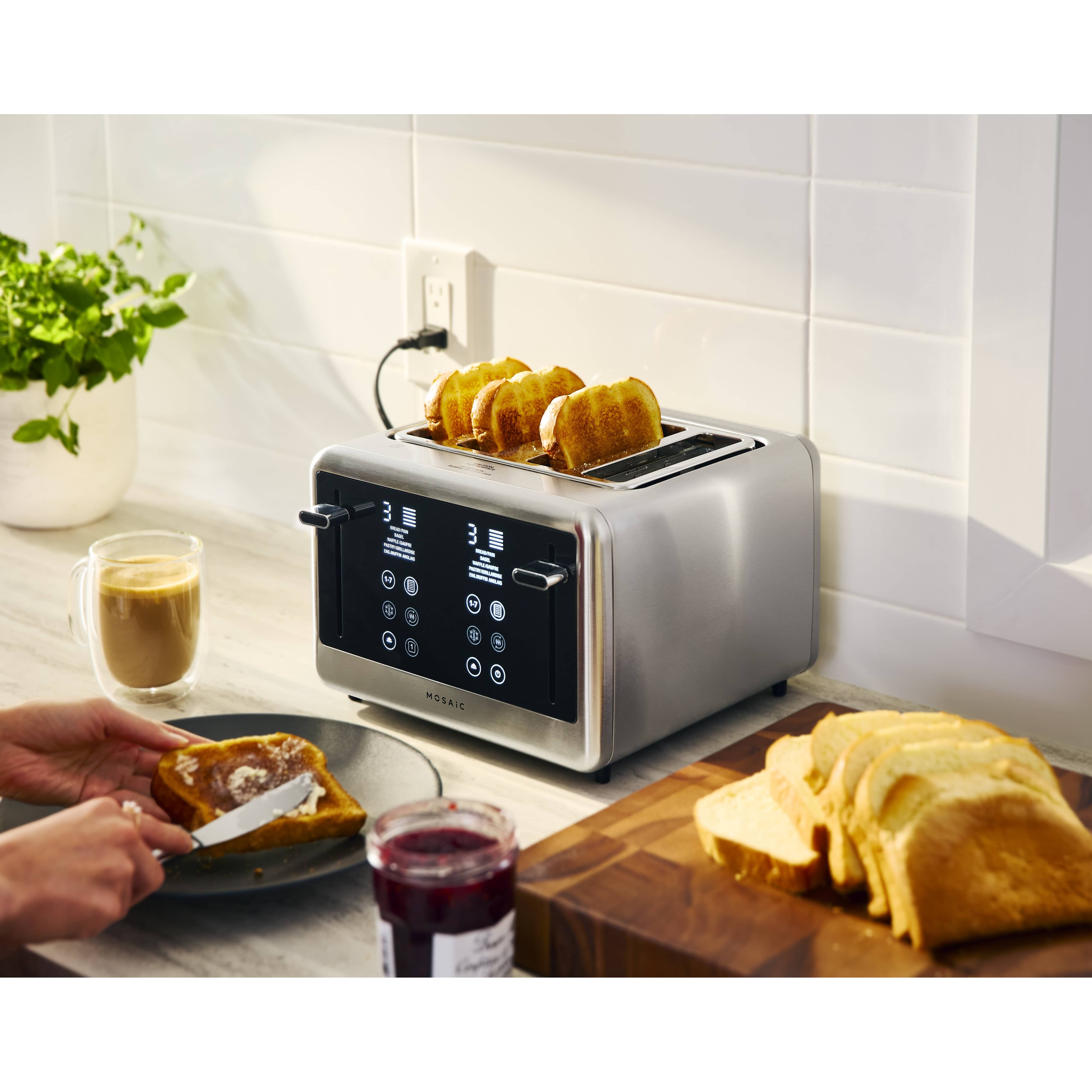 MOSAIC Deluxe 4-Slice Digital Touch Screen Toaster | Home Hardware