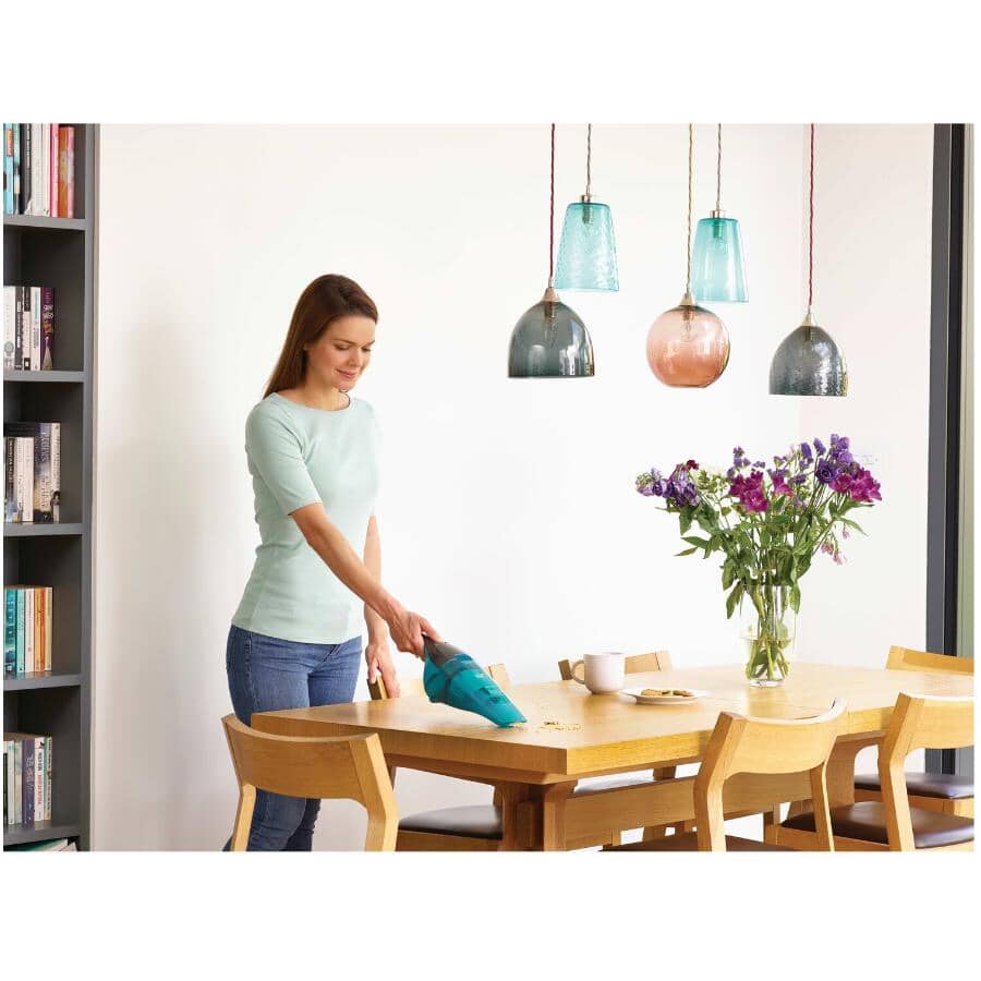 BLACK & DECKER DustBuster 7.2V Compact Cordless Wet/Dry Handheld Vacuum ...