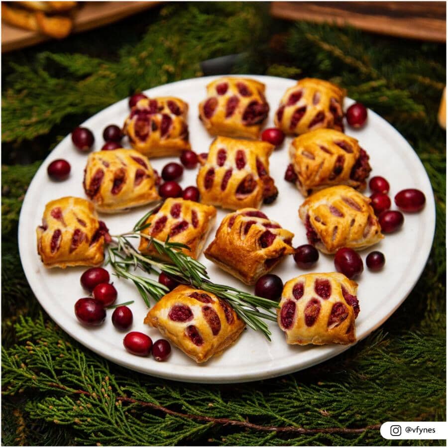 KOPPERS HOME Marble & Wood Round Cake Tray | Home Hardware