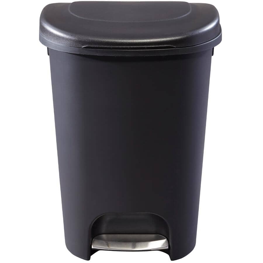RUBBERMAID Step-On Garbage Can | Home Hardware