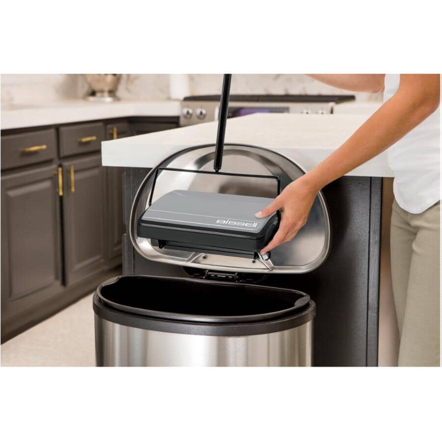 BISSELL Sturdy Sweep Floor & Carpet Manual Sweeper | Home Hardware