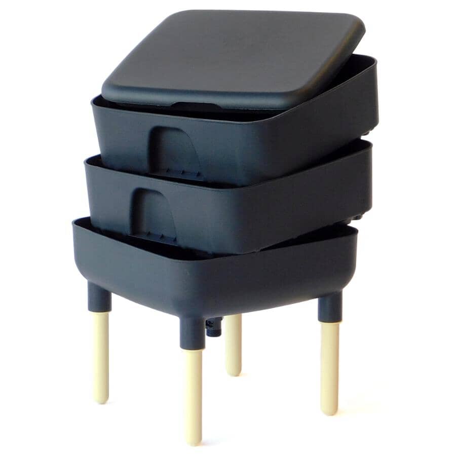 FCMP OUTDOOR The Essential Living Composter | Home Hardware
