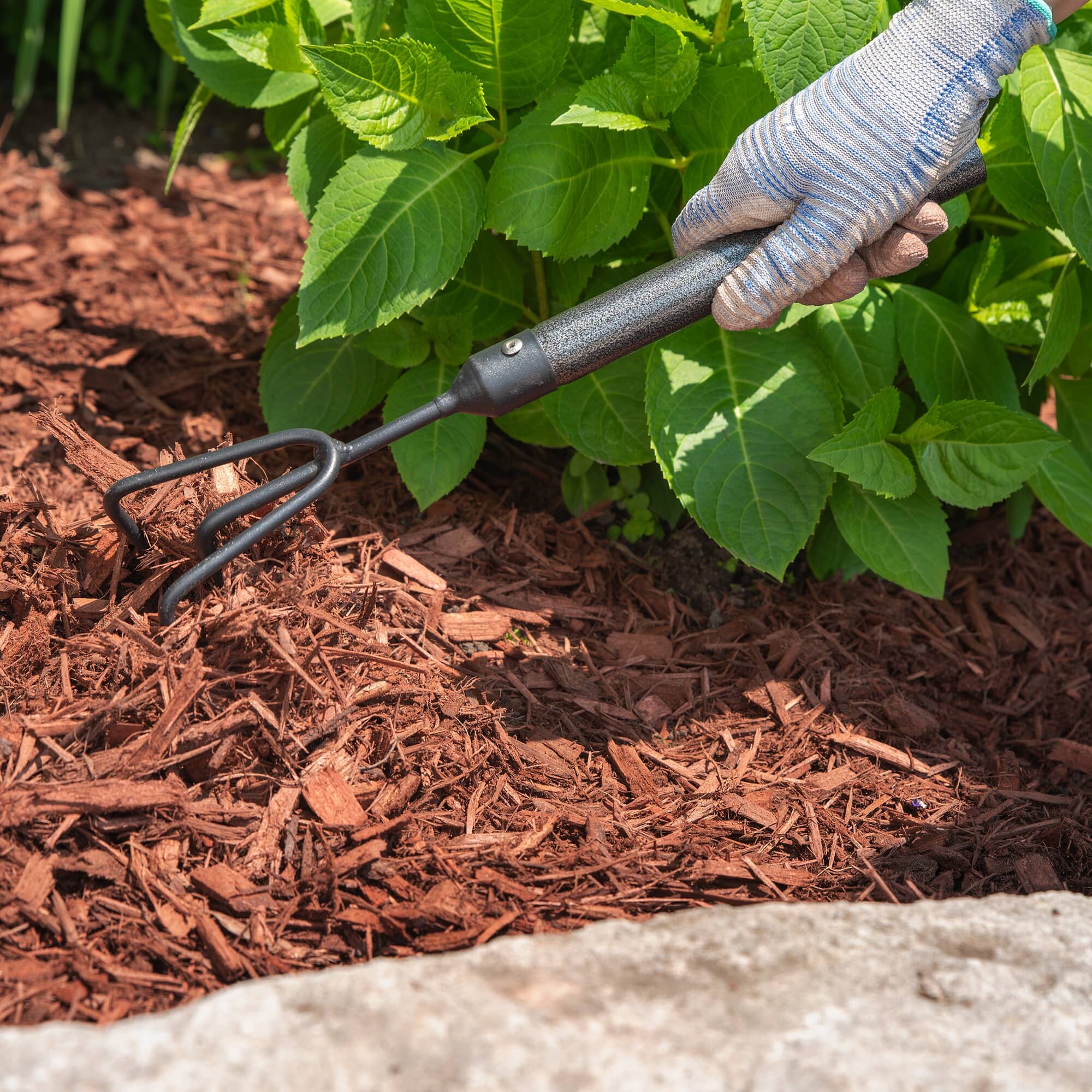 SCOTTS Nature Scapes Sierra Red Garden Mulch | Home Hardware