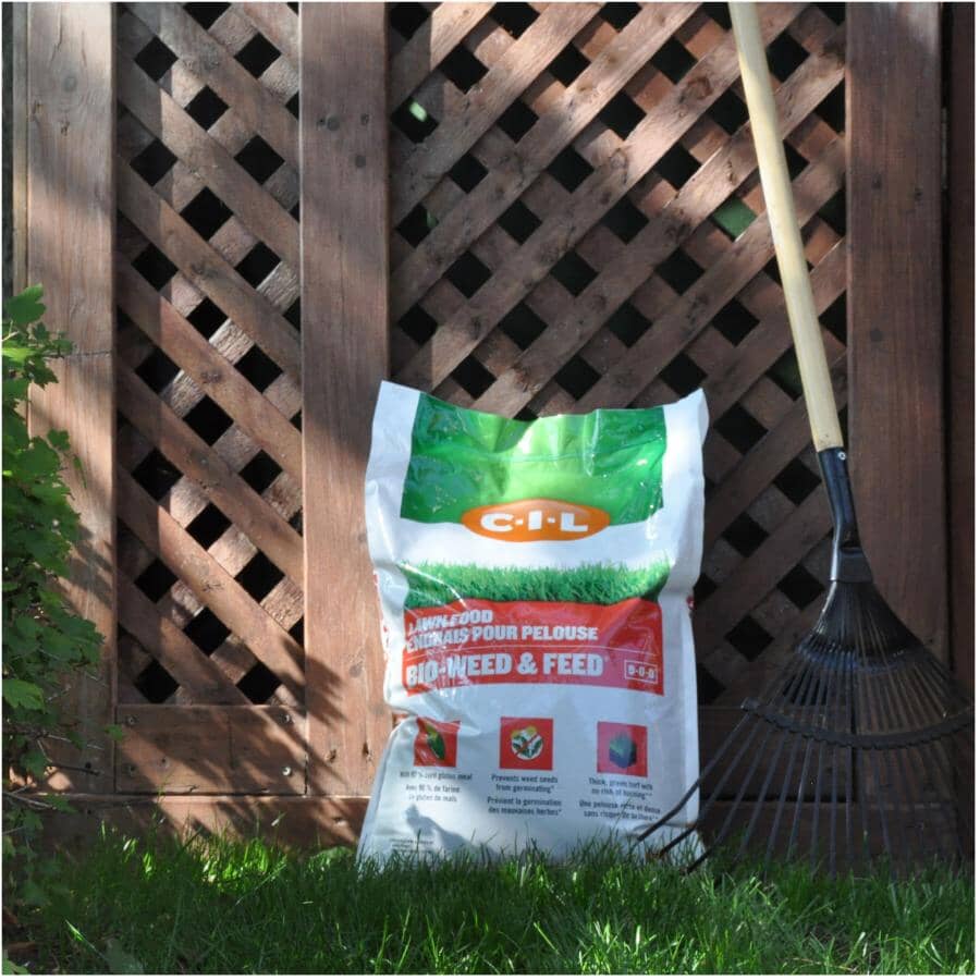 C-I-L 9kg Bio-Weed and Feed Lawn Fertilizer | Home Hardware